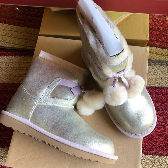 UGG | Shoes | New Authentic Ugg Gita Boots | Poshmark
